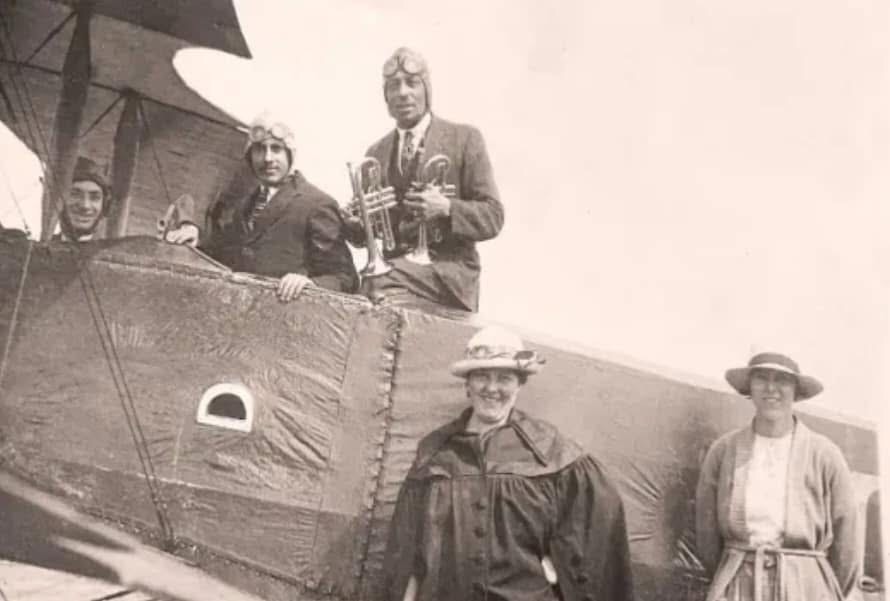 The Untold Story of Kashmir's First Airport & the 'Flying Jinn' of 1925 ...